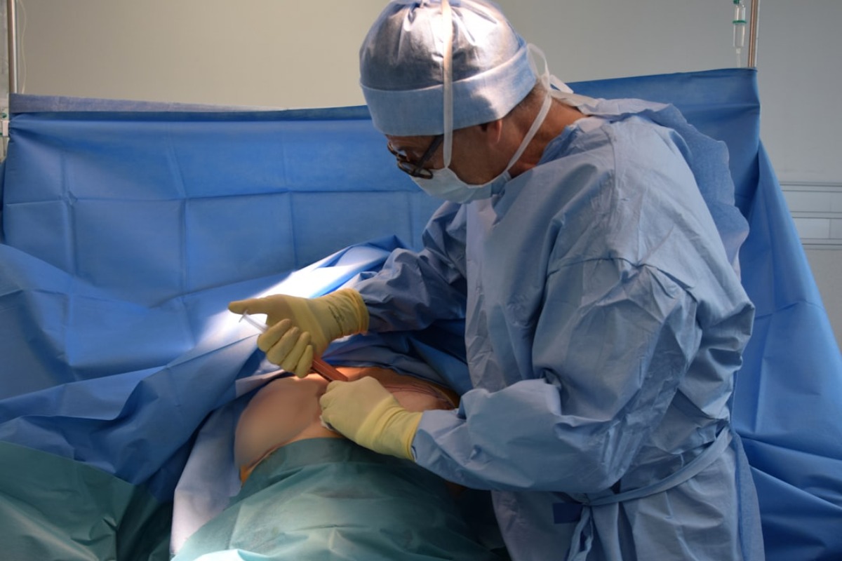 Der Einfluss von biologischen Faktoren auf die Langzeitergebnisse der Brustvergrößerung - justmed.de